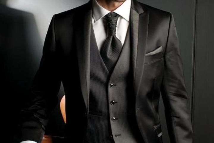 5 PHONG CÁCH VEST ĐEN CHO QUÝ ÔNG